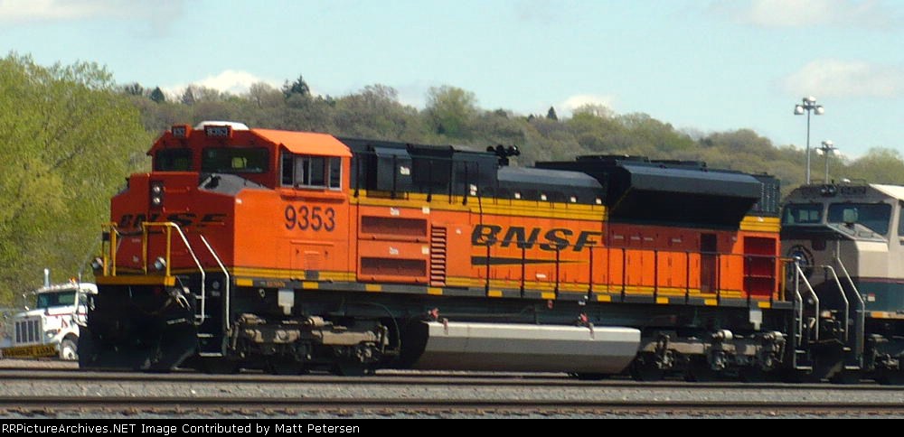 BNSF 9353